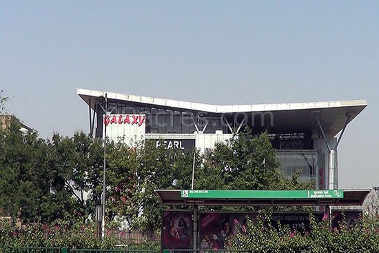 Paras Apartment East Delhi, Vivek Vihar Resale Price List, Brochure ...