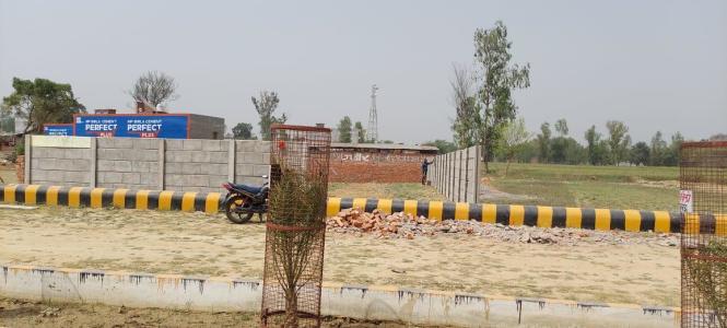 Residential land / Plot for sale in Vrindavan Yojna Lucknow - 111 Sq. Yard.