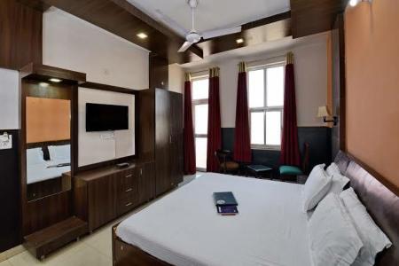 7 BHK House / Villa for sale in Sector 15 Chandigarh - 2250 Sq. Ft.