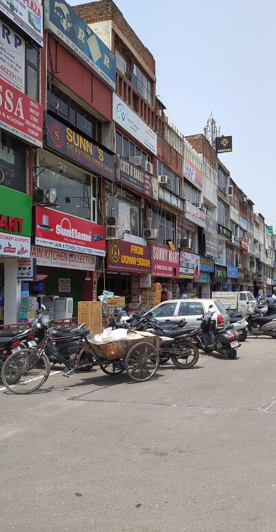Showroom for sale in Phase 5 Mohali - 1098 Sq. Ft.