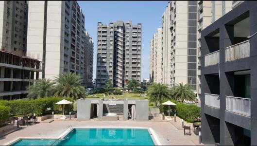3 BHK Apartment / Flat for sale in Apollo DB City Nipania Indore - 2615 ...