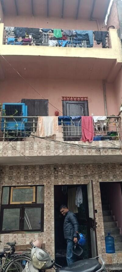 3 BHK House / Villa for sale in Sector-49 Noida - 900 Sq. Ft.