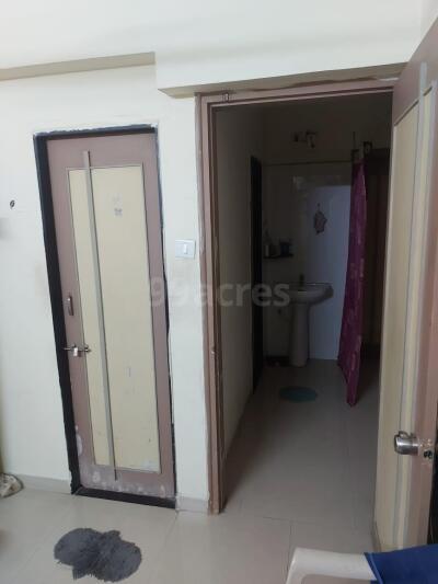 2 BHK Apartment / Flat for sale in Gunjan Vapi - 945 Sq. Ft.- 1st floor ...