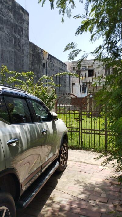 Plots in Sector 27 Noida - 6+ Residential Land/ Plots for sale in ...