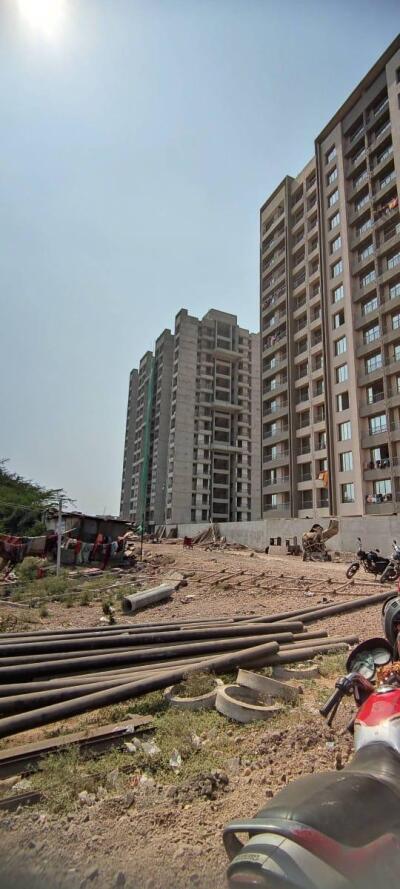 1 BHK Apartment / Flat for sale in Kosad Surat - 733 Sq. Ft.- 4th floor ...