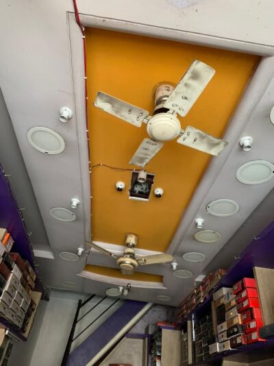 Shop for sale in Mahal Nagpur - 240 Sq. Ft.