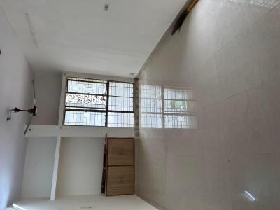 2 BHK Resale Flats Sector 23 Rohini Delhi - 2 BHK Resale Apartments ...