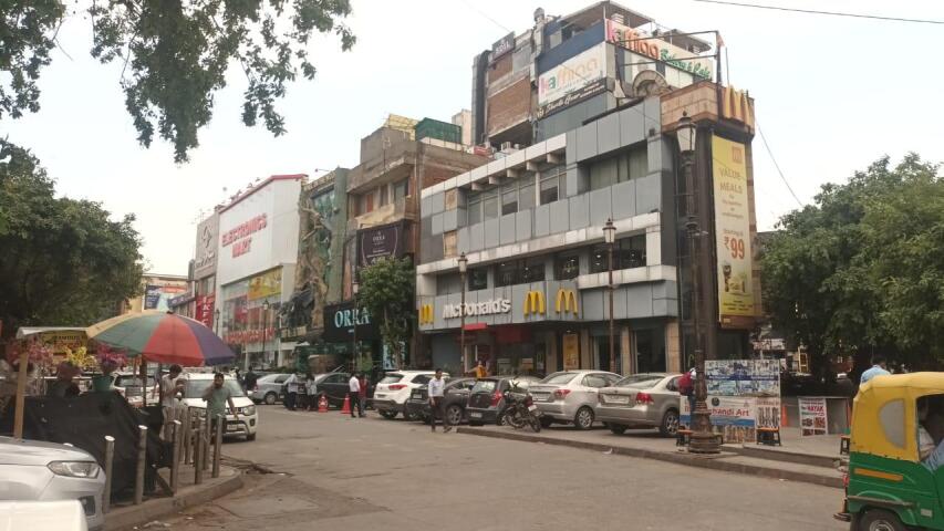 Sector 18, Noida - Map, Property Rates, Projects, Reviews, Photos & Videos