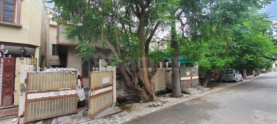 Agra - Reviews, Price Trends, Transaction Prices, Developments