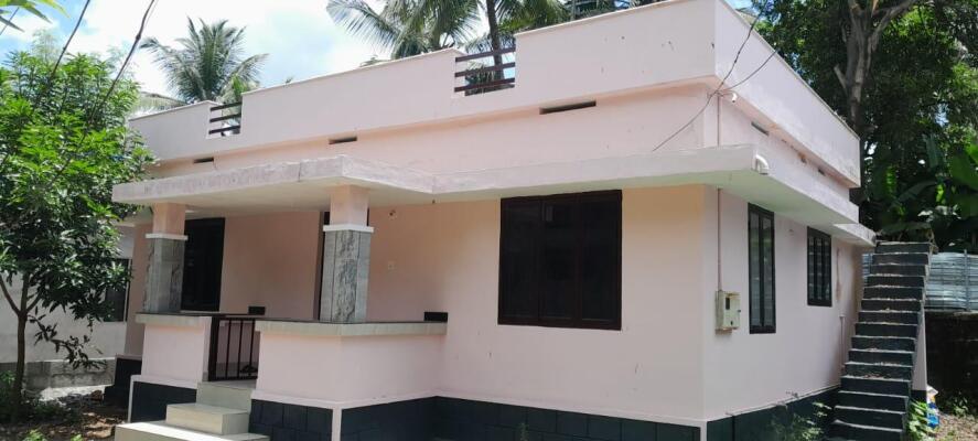 Independent House for resale in Amala Arcade Plot, Peramangalam Thrissur