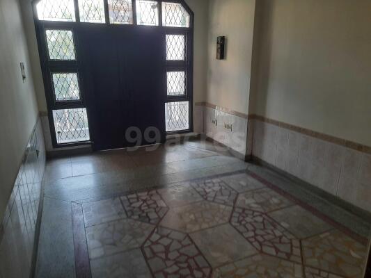 4 BHK House / Villa for sale in Sector 6 Rohini Delhi - 1900 Sq. Ft.